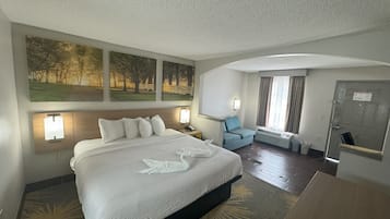 Quarto Standard, 1 cama king-size | Secretária, ferro/tábua de engomar, berços/camas para crianças grátis