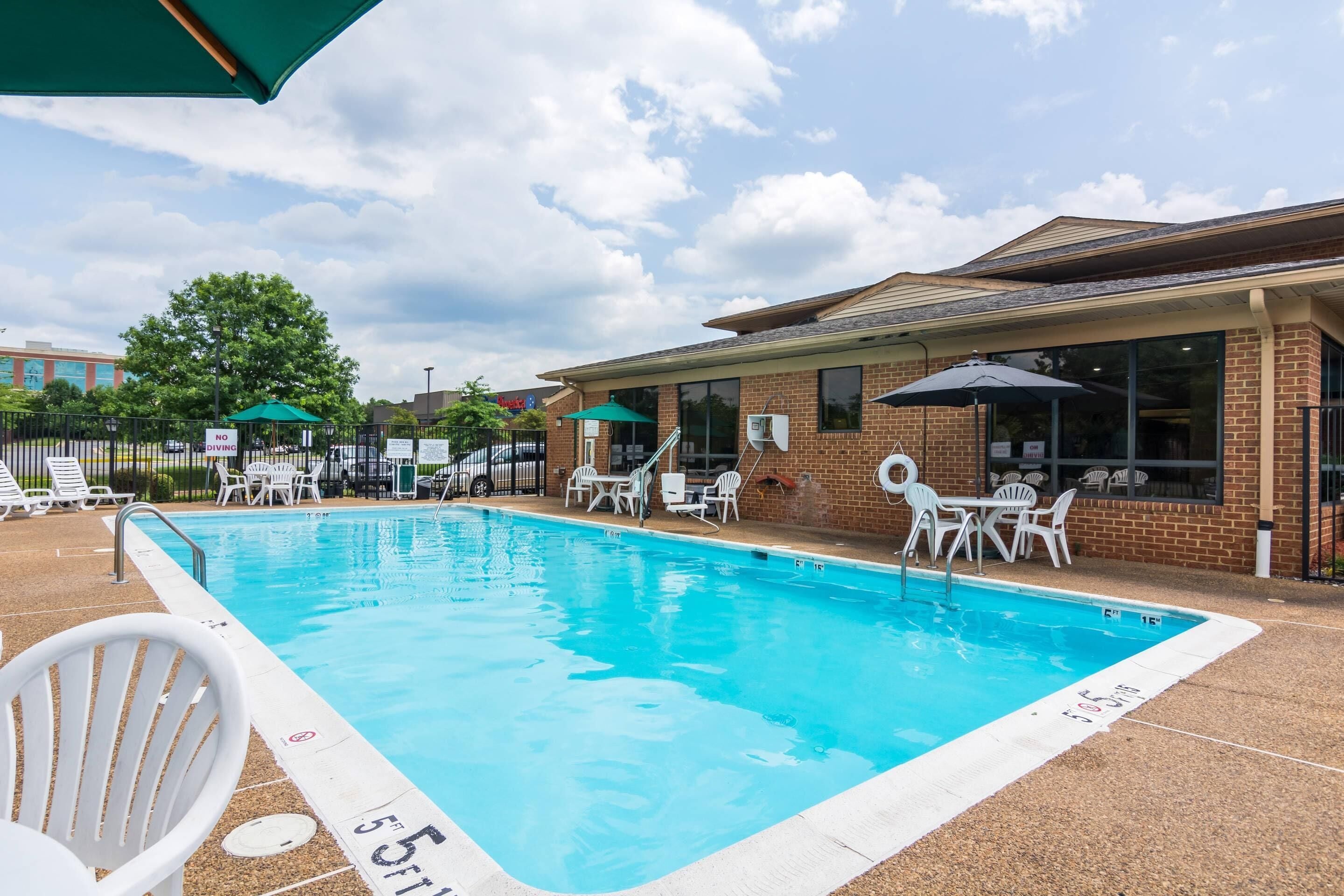 Piscina externa sazonal