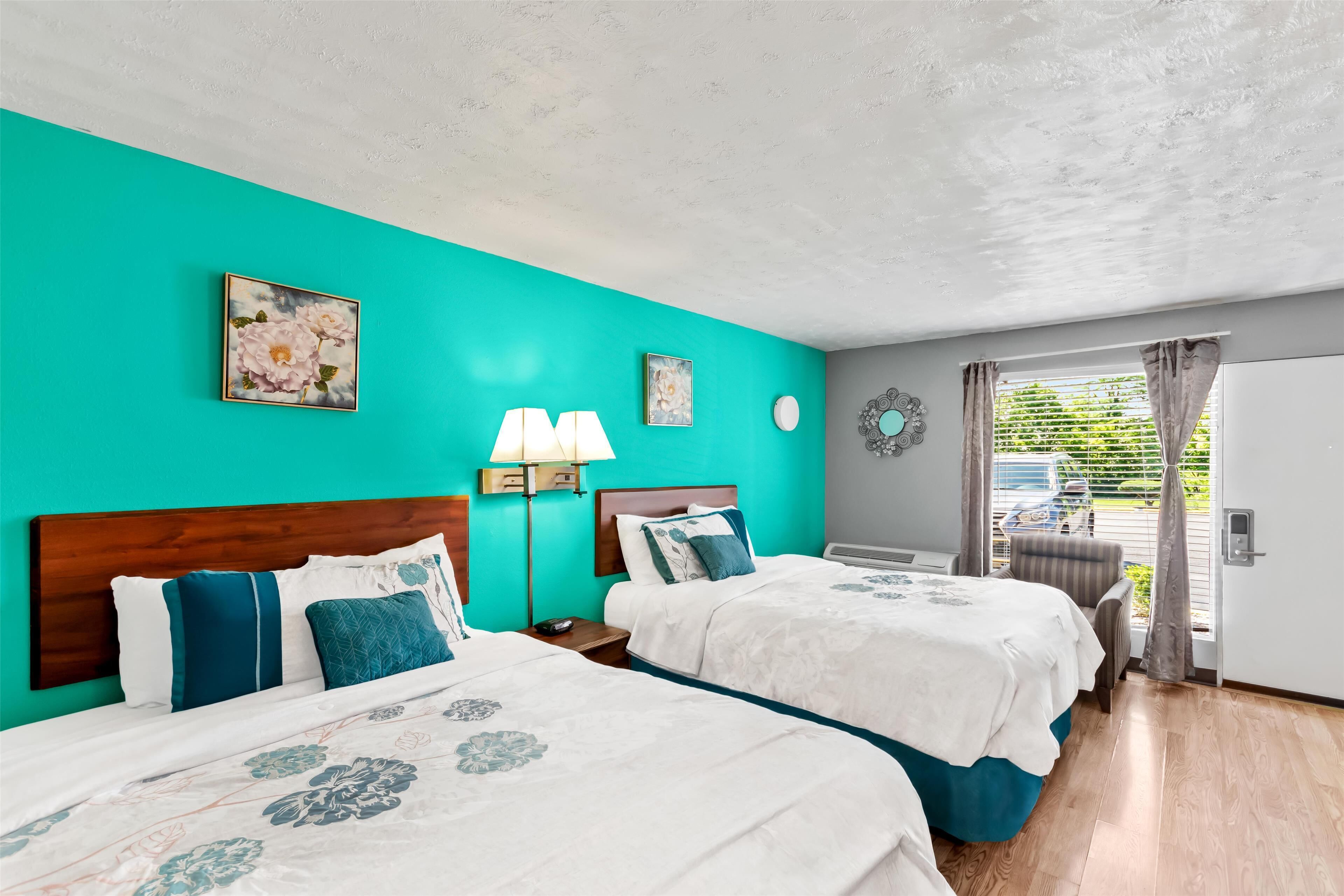 Secretária, secretária adequada para computadores portáteis 