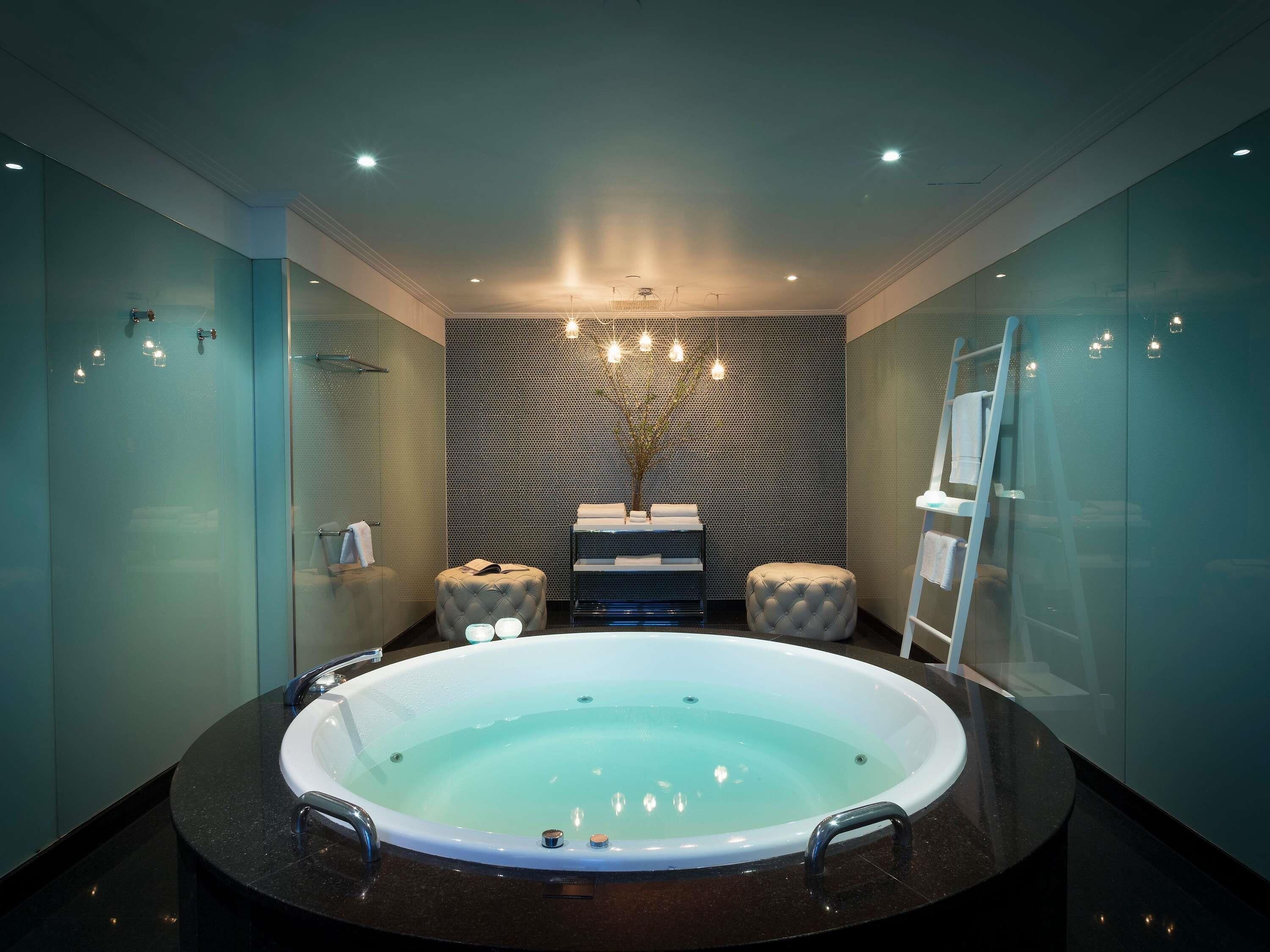 Loft, 1 cama King | Roupas de cama premium, camas com colchões pillow-top, frigobar