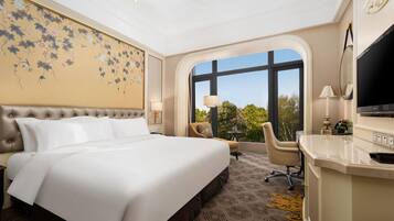 Quarto Premium, 1 cama king-size | Edredões de penas, minibar, cofre no quarto, secretária