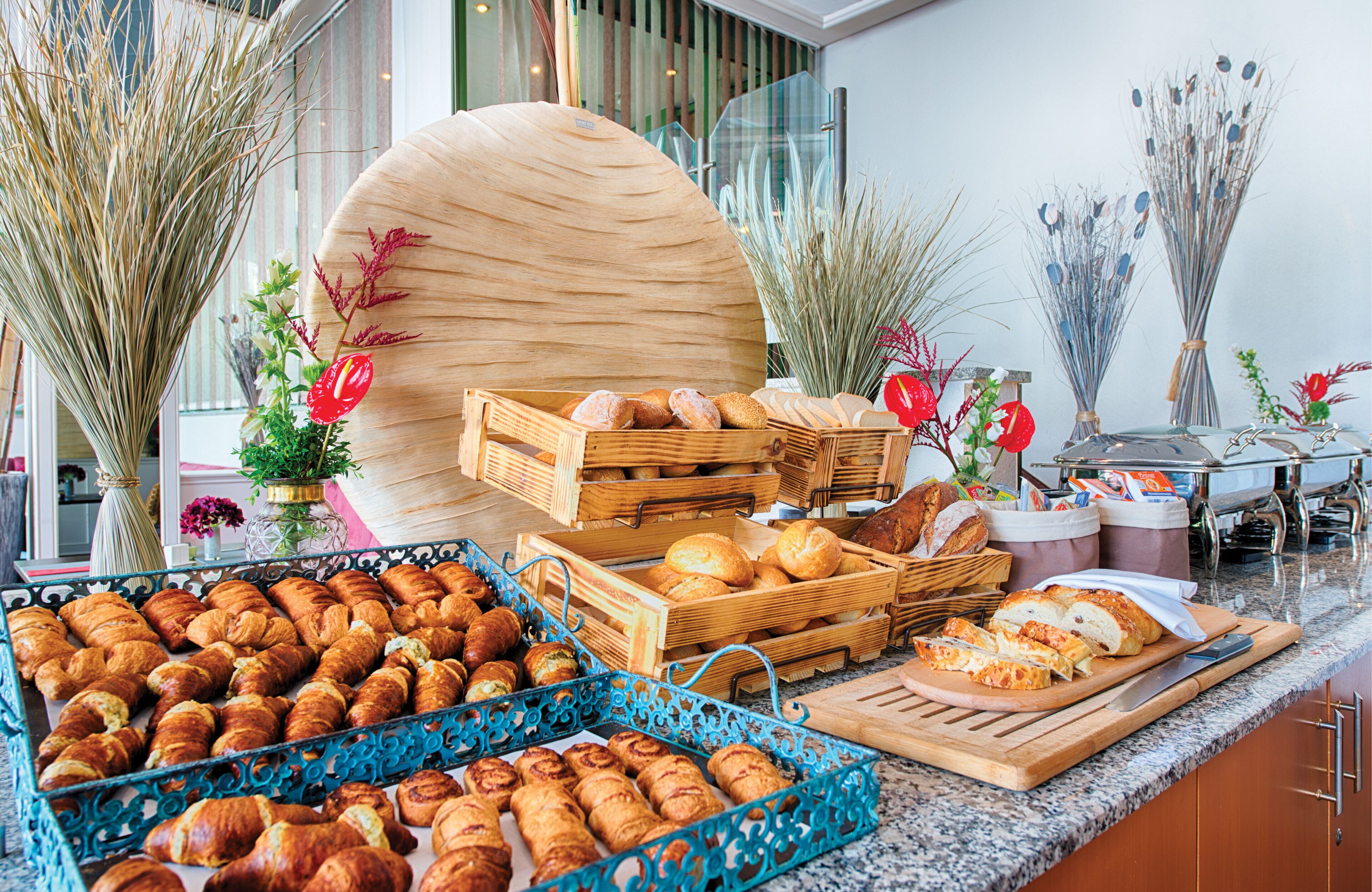 Pequeno-almoço tipo buffet diário mediante uma taxa 