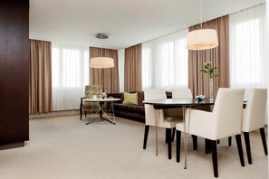 Suíte | Frigobar, cofres nos quartos, escrivaninha