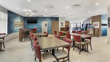 Pequeno-almoço tipo buffet diário incluído