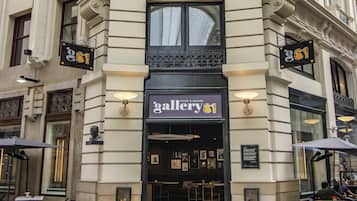 Pequenos-almoços, almoços, jantares servidos, cozinha internacional