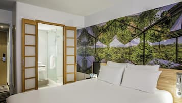 Cofre no quarto, secretária, quartos insonorizados