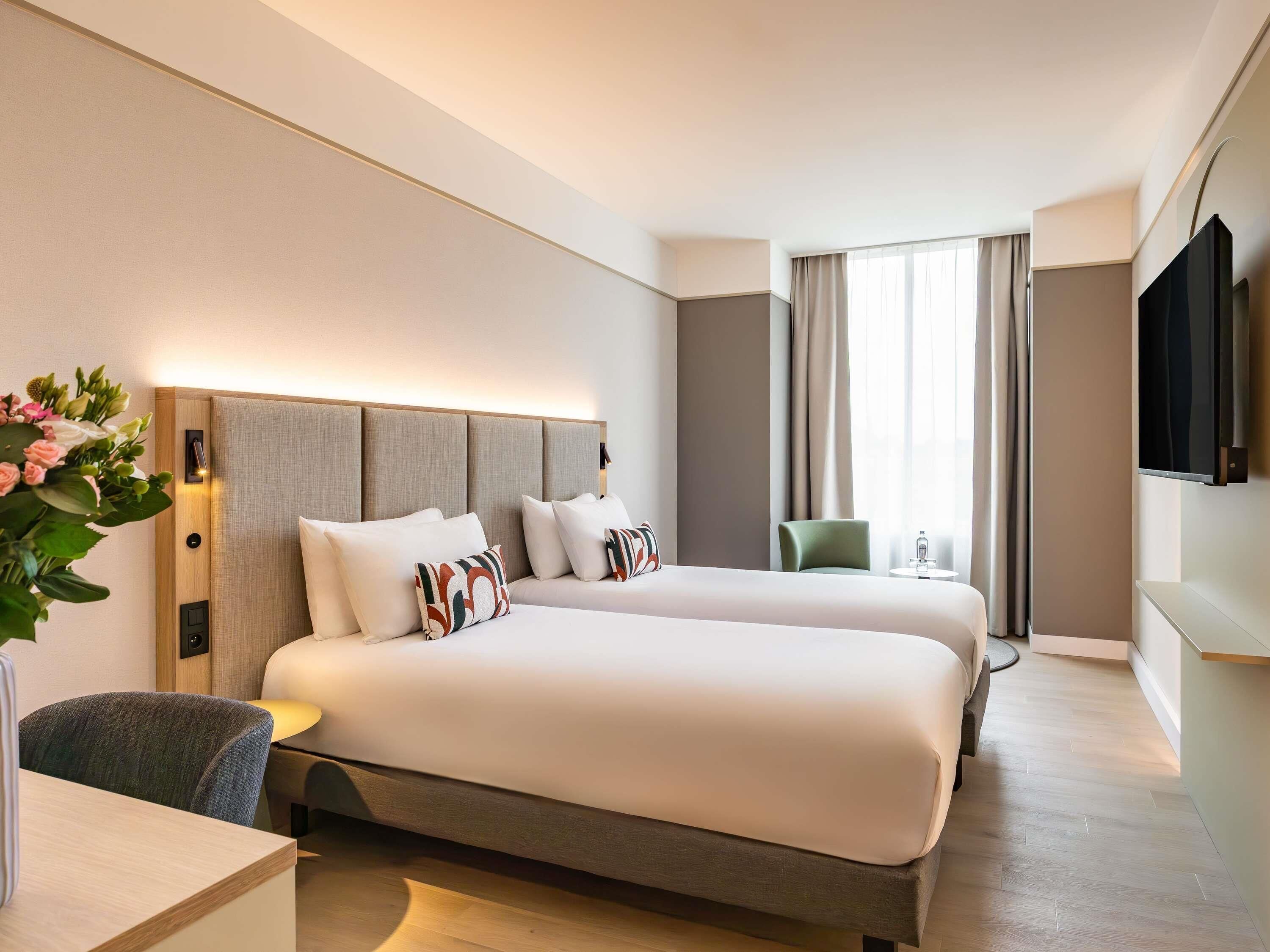 Cofre no quarto, secretária, quartos insonorizados 