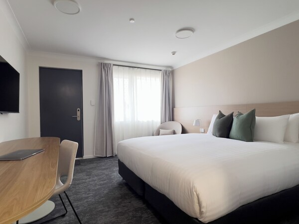 The Phoenix Artesian Spa Resort And Accommodation - New South Wales