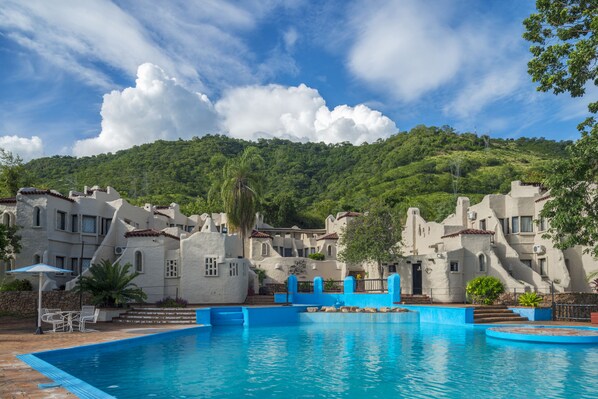 Caribbea Bay Resort in Kariba: Find Hotel Reviews, Rooms, and Prices on ...