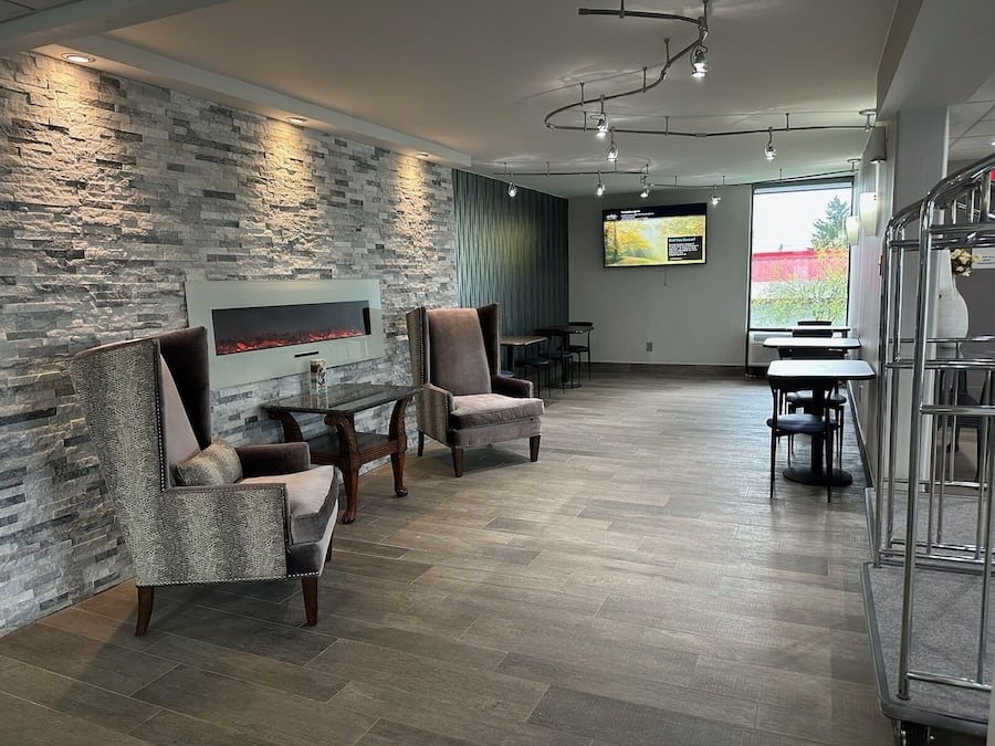 Área de estar no saguão