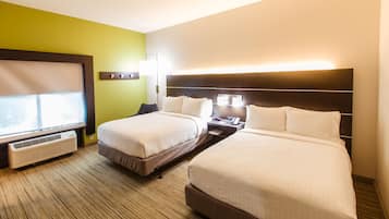 Quarto standard, 2 camas Queen | Cofres nos quartos, escrivaninha, ferros/tábuas de passar roupa
