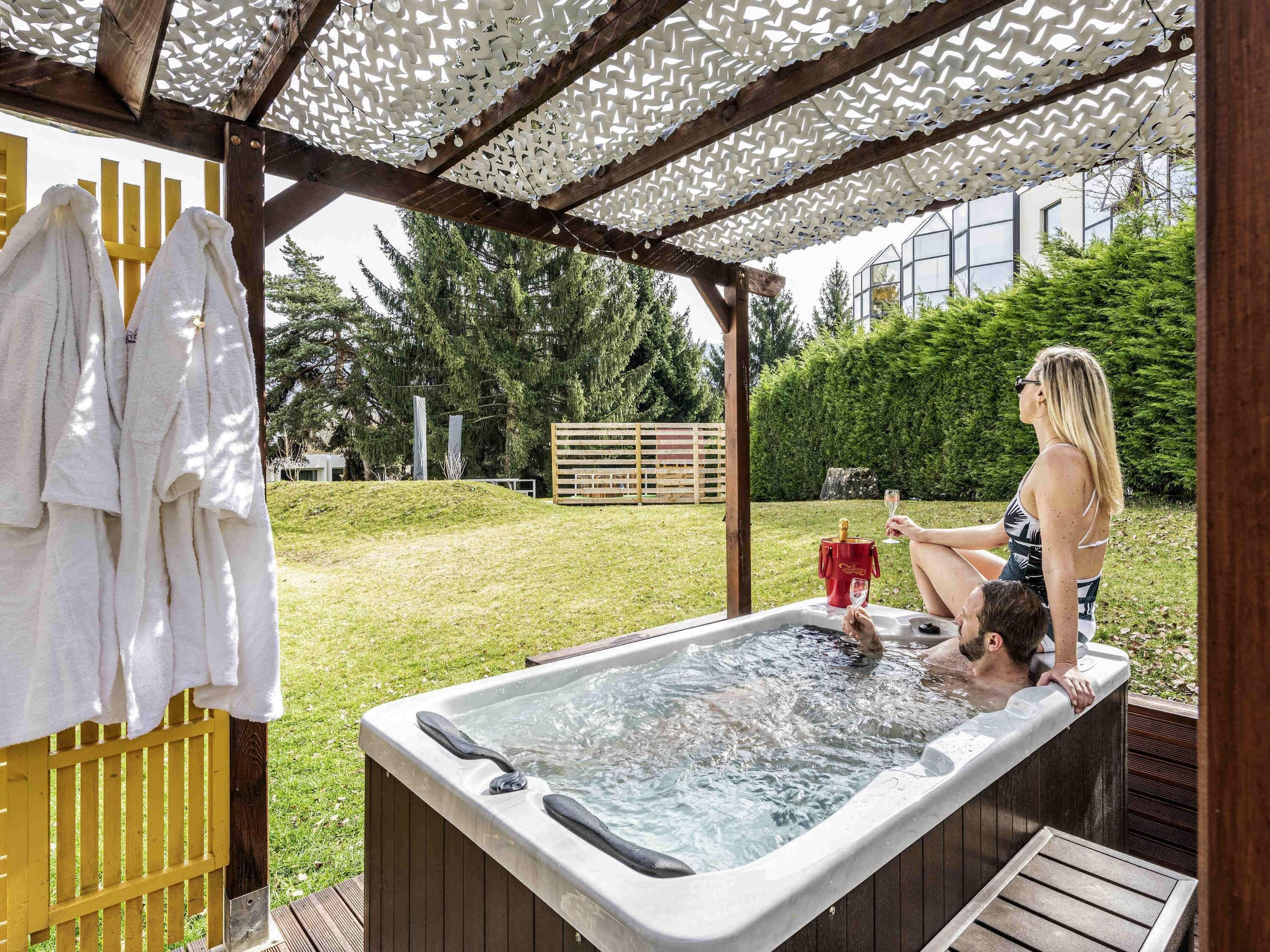 Quarto Executivo, 1 cama de casal, terraço, vista para o jardim | Roupa de alta qualidade, cofre no quarto, secretária 
