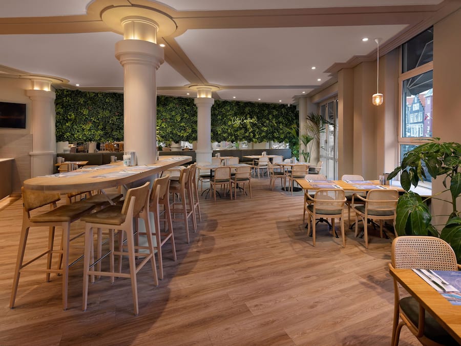 Café da manhã com buffet todos os dias mediante uma taxa
