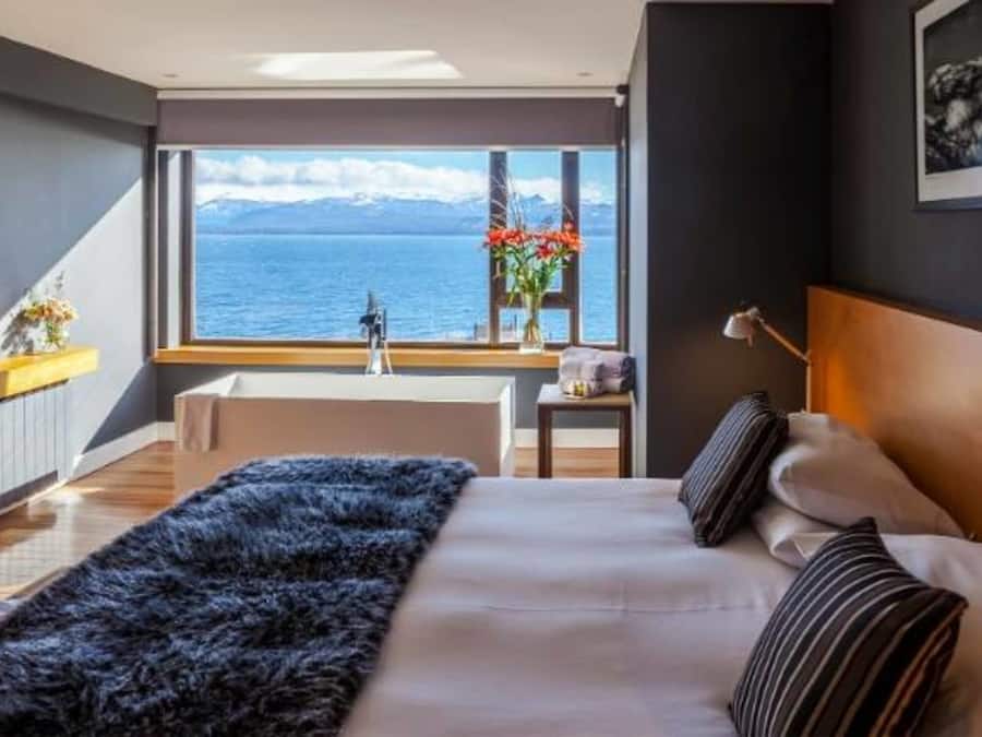 Suite, 1 cama king-size, vista para o lago (Pool Access) | Minibar, cofre no quarto, com decoração personalizada