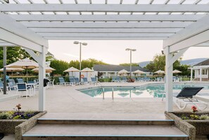 Piscina exterior sazonal 