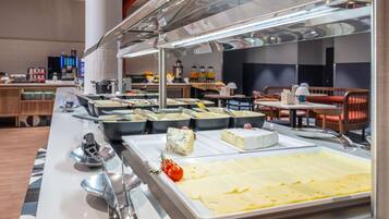 Pequeno-almoço tipo buffet diário mediante uma taxa