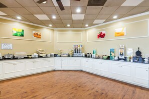 Pequeno-almoço tipo buffet diário incluído 