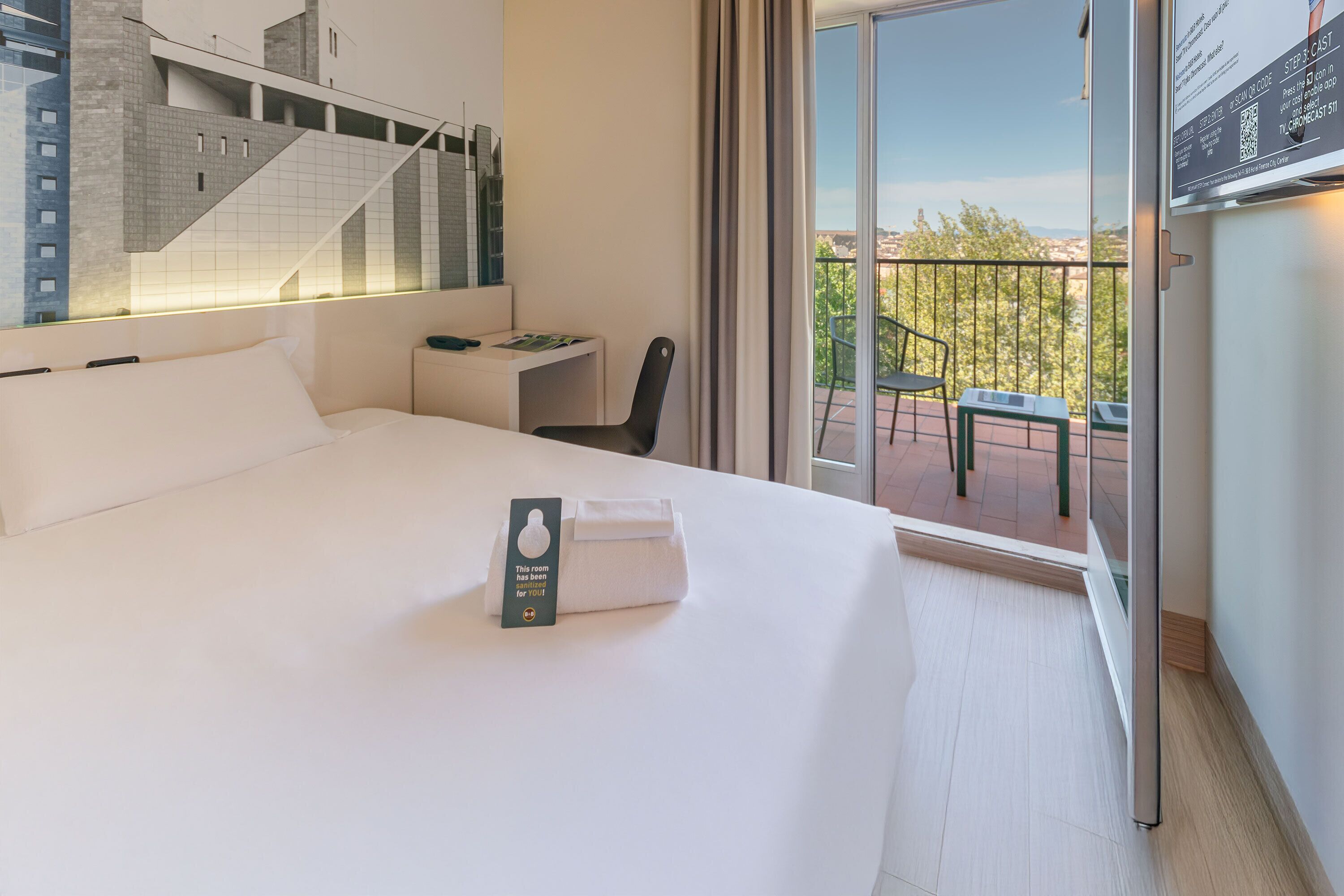 Quarto solteiro superior, para não fumantes, terraço | Cofres nos quartos, escrivaninha, cortinas blackout, Wi-Fi de cortesia