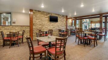 Café da manhã com buffet grátis todos os dias