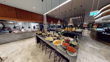 Pequeno-almoço tipo buffet diário (255 DKK por pessoa)