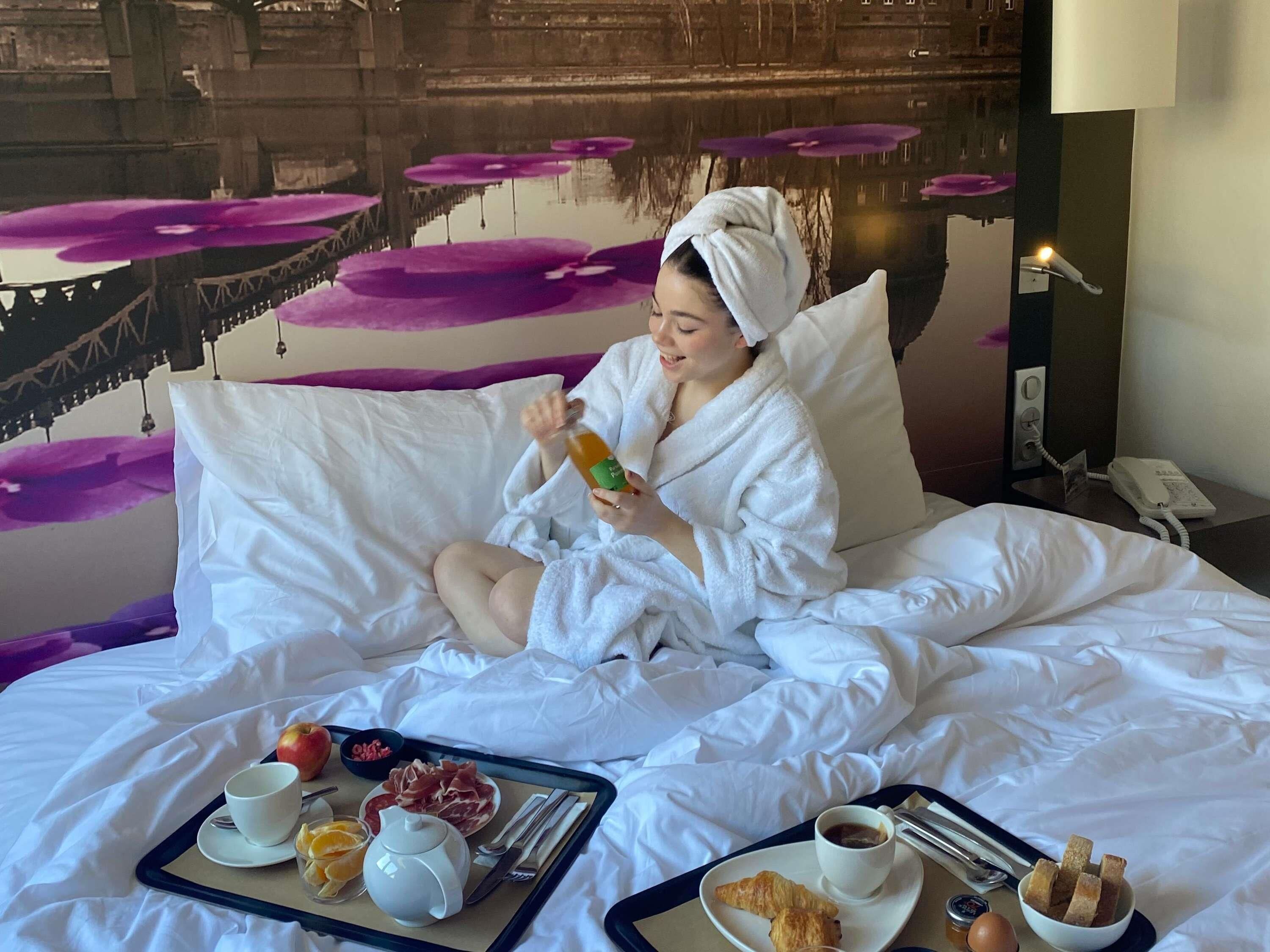 Quarto Privilege, Quarto Duplo, 1 cama de casal | Minibar, cofre com capacidade para portátil, cortinas/cortinados opacos 