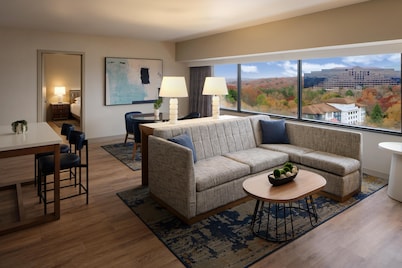 Hyatt Regency Suites Atlanta Northwest