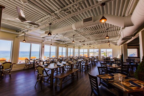 Sea Crest Beach Hotel Reviews, Deals & Photos 2024 - Expedia