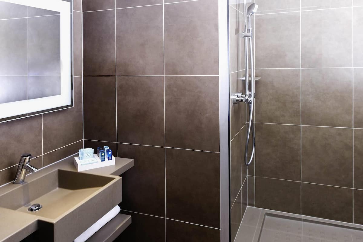 Quarto Twin Superior, 2 camas individuais (Premium) | Minibar, cofre no quarto, secretária, ferro/tábua de engomar