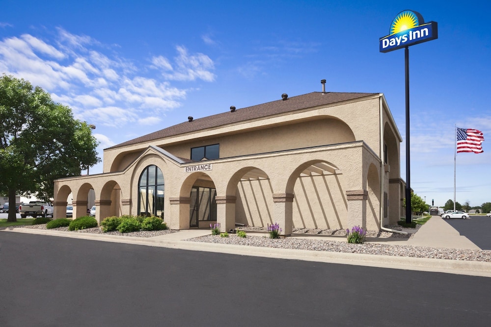 Days Inn By Wyndham Austin - Austin, MN