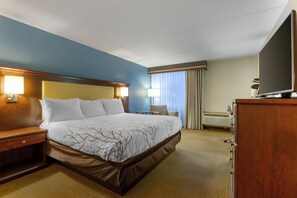 Quarto Standard, 1 cama king-size, acessível, banheira | Roupa hipoalergénica, camas de colchão pillowtop, secretária 