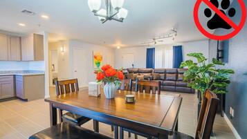 Apartamento Familiar | Refeições no quarto