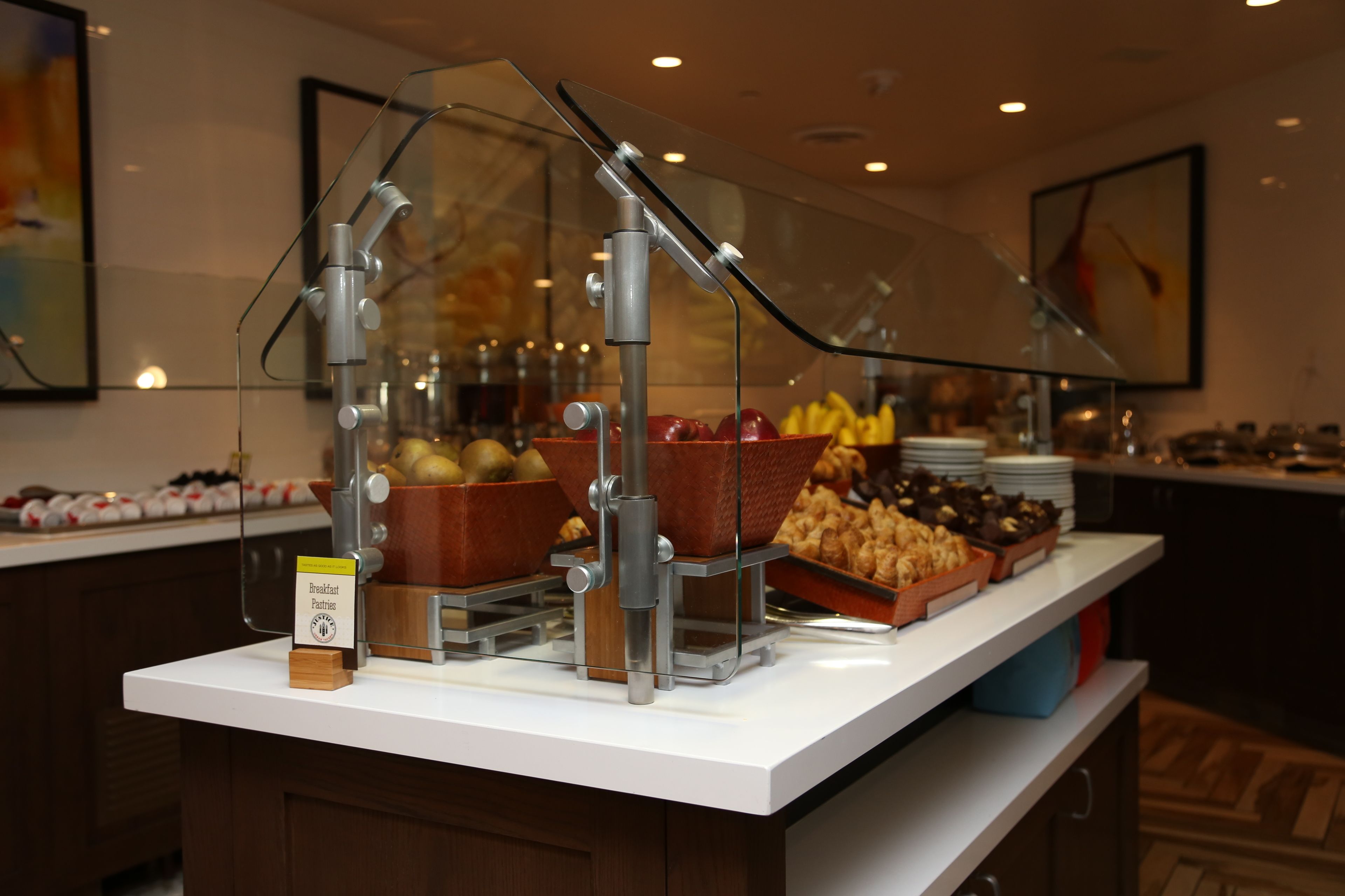 DoubleTree by Hilton Hotel Los Angeles Downtown Reviews, Deals & Photos ...