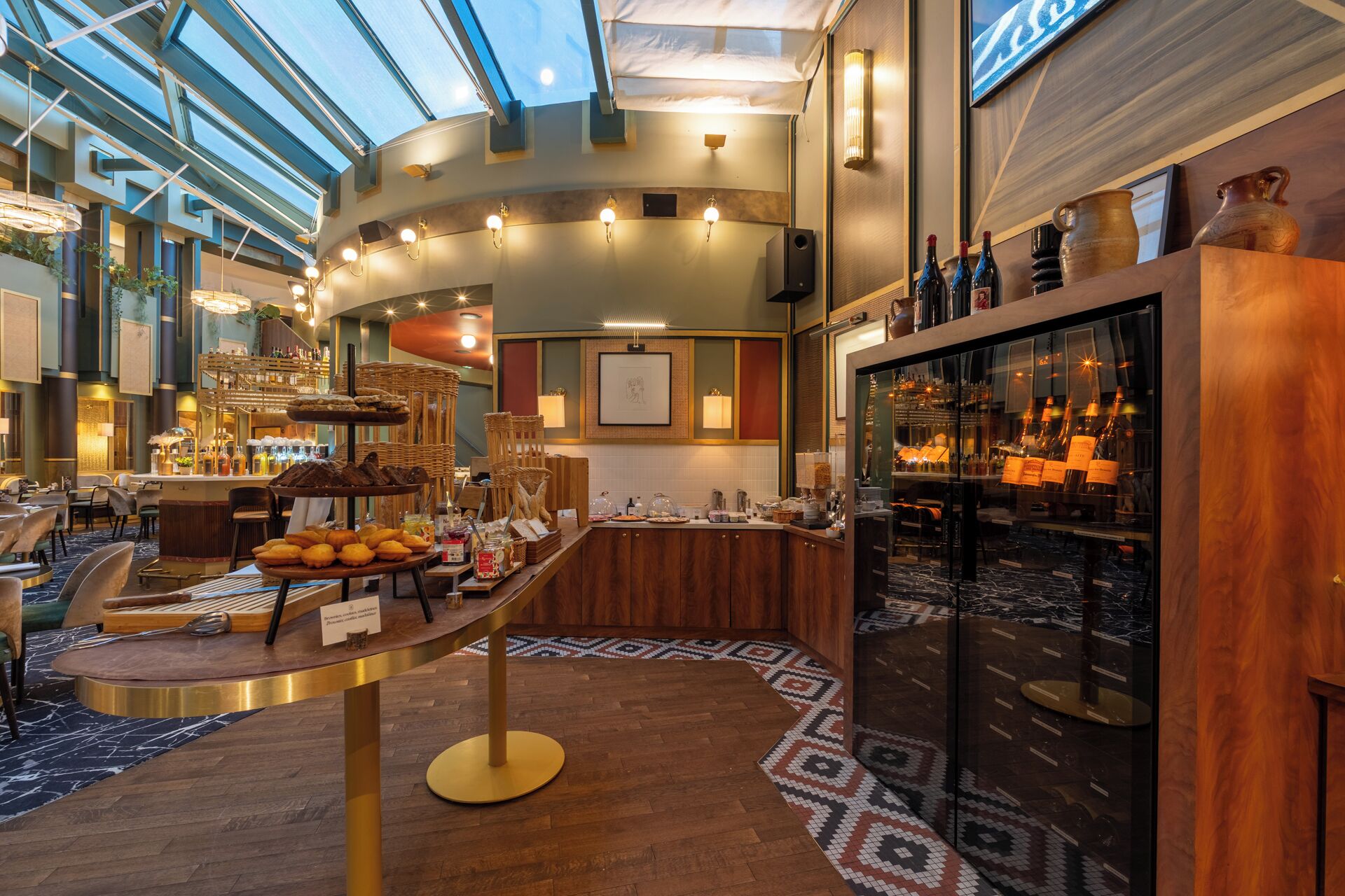 Café da manhã continental diário (EUR 28 por pessoa) 