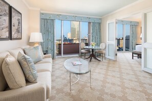 Smart TV de 42 polegadas com canais via satélite, serviços de streaming 