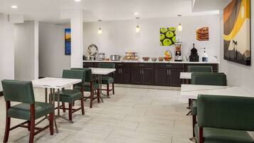 Pequeno-almoço continental incluído