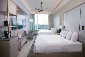 Escrivaninha, espaço de trabalho para notebook