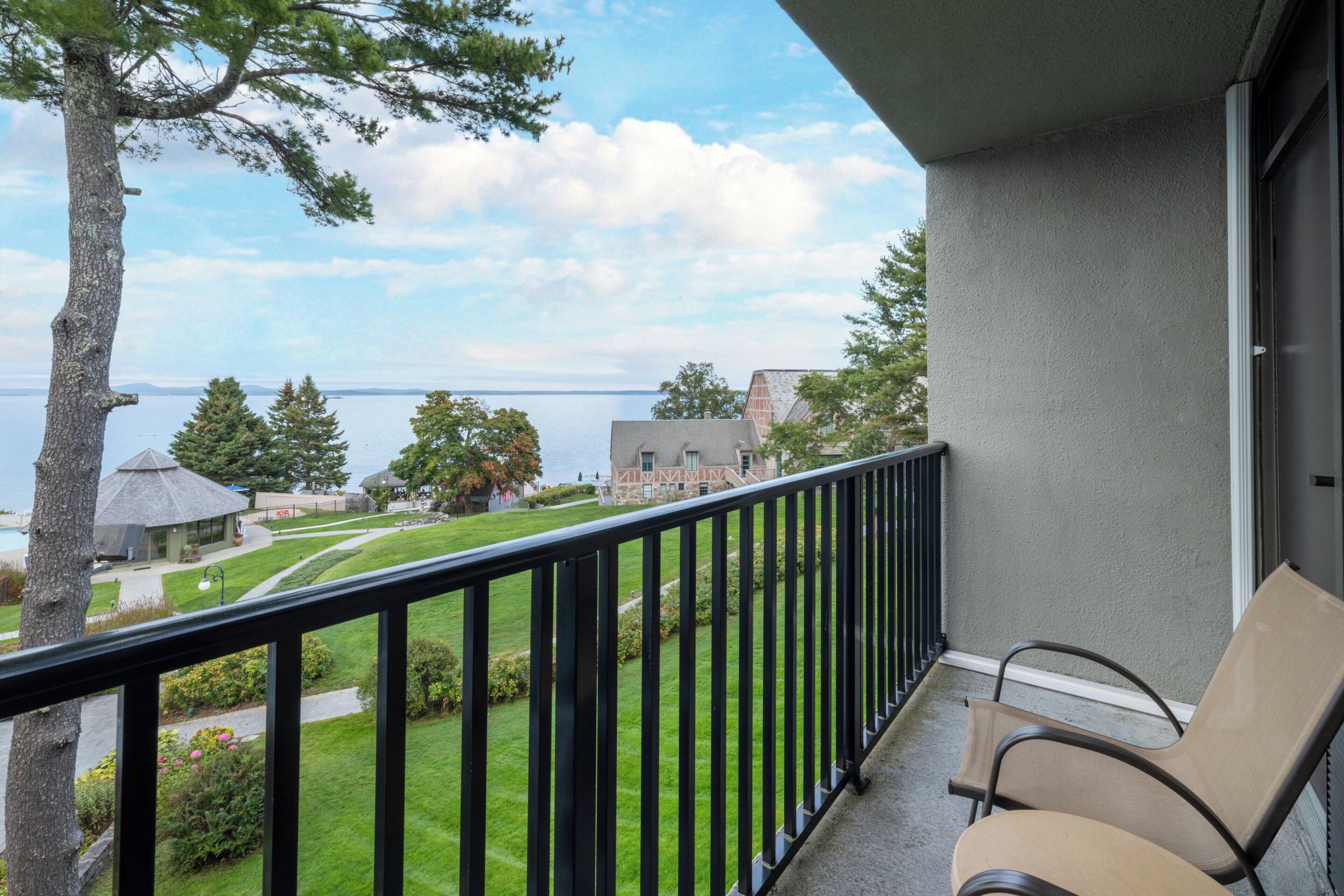 Quarto premium, 2 camas Queen, vista para o oceano, de frente para o oceano | Cofres nos quartos, escrivaninha, ferros/tábuas de passar roupa