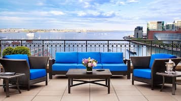 Suíte, 1 cama King (Admirals Suite) | 1 quarto, lençóis italianos Frette, roupas de cama premium