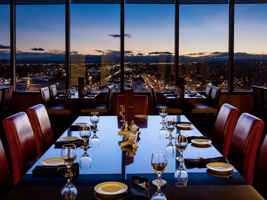 Pequenos-almoços e jantares servidos, incluindo cozinha americana