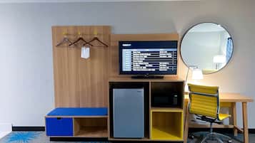 Minibar, secretária, secretária adequada para computadores portáteis