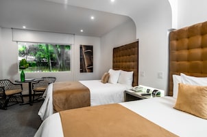 Roupas de cama premium, edredons de pluma, cofres nos quartos