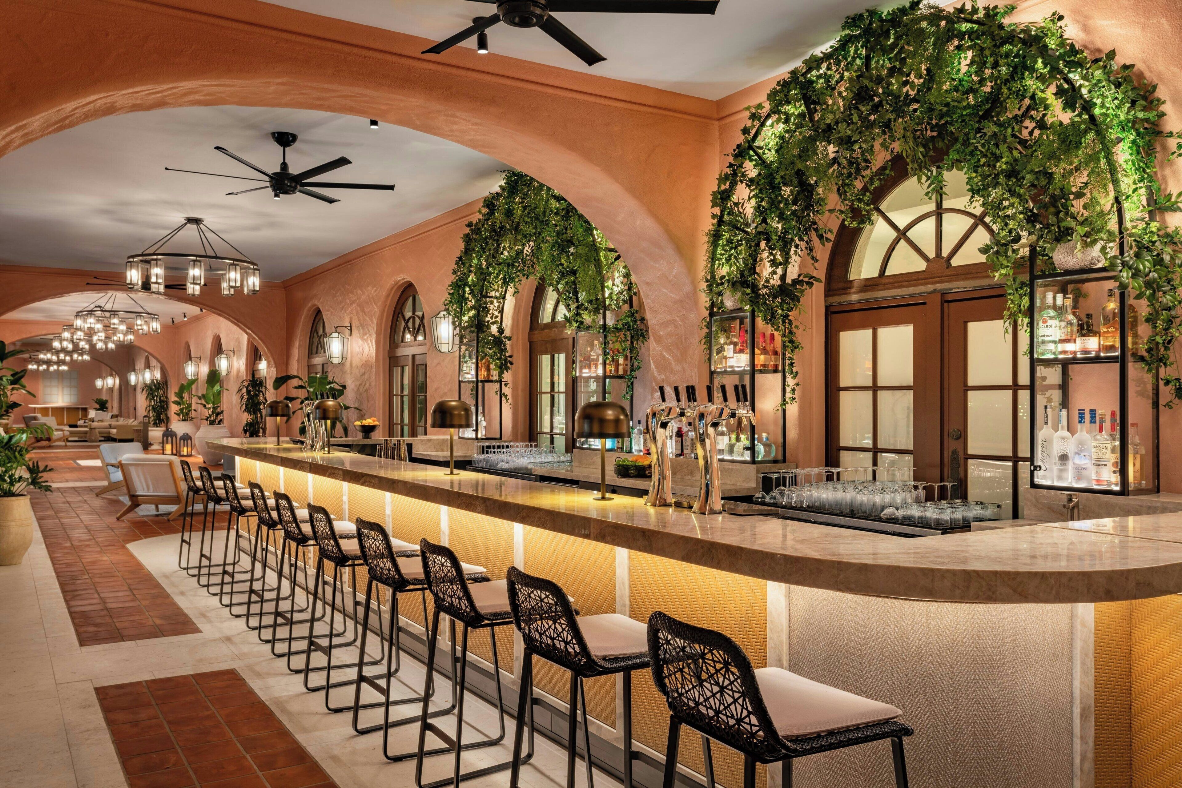 4 bares/lounges, bar de petiscos
