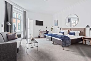 Quarto Familiar, 1 cama king-size, não fumadores (with Sofabed) | Cofre no quarto, secretária adequada para computadores portáteis