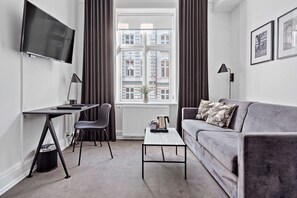 Quarto Familiar, 1 cama king-size, não fumadores (with Sofabed) | Cofre no quarto, secretária adequada para computadores portáteis