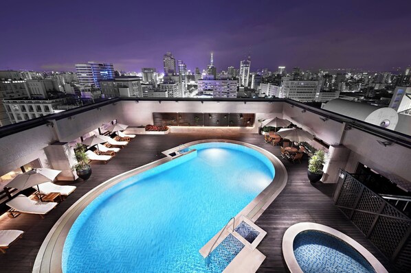 Piscina exterior sazonal 