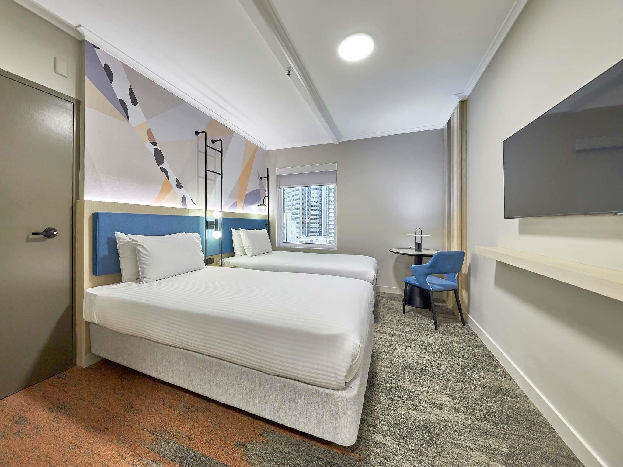 Quarto standard, 2 camas de solteiro | Roupas de cama premium, cofres nos quartos, escrivaninha