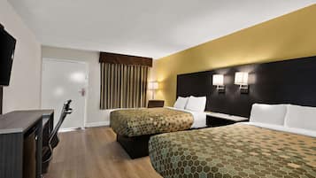 Quarto standard, 2 camas de casal, para fumantes | Roupas de cama premium, escrivaninha, cortinas blackout