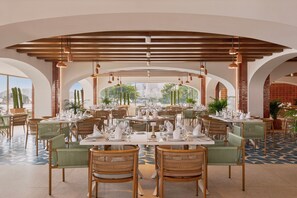 3 restaurantes, pequenos-almoços servidos, cozinha mexicana 