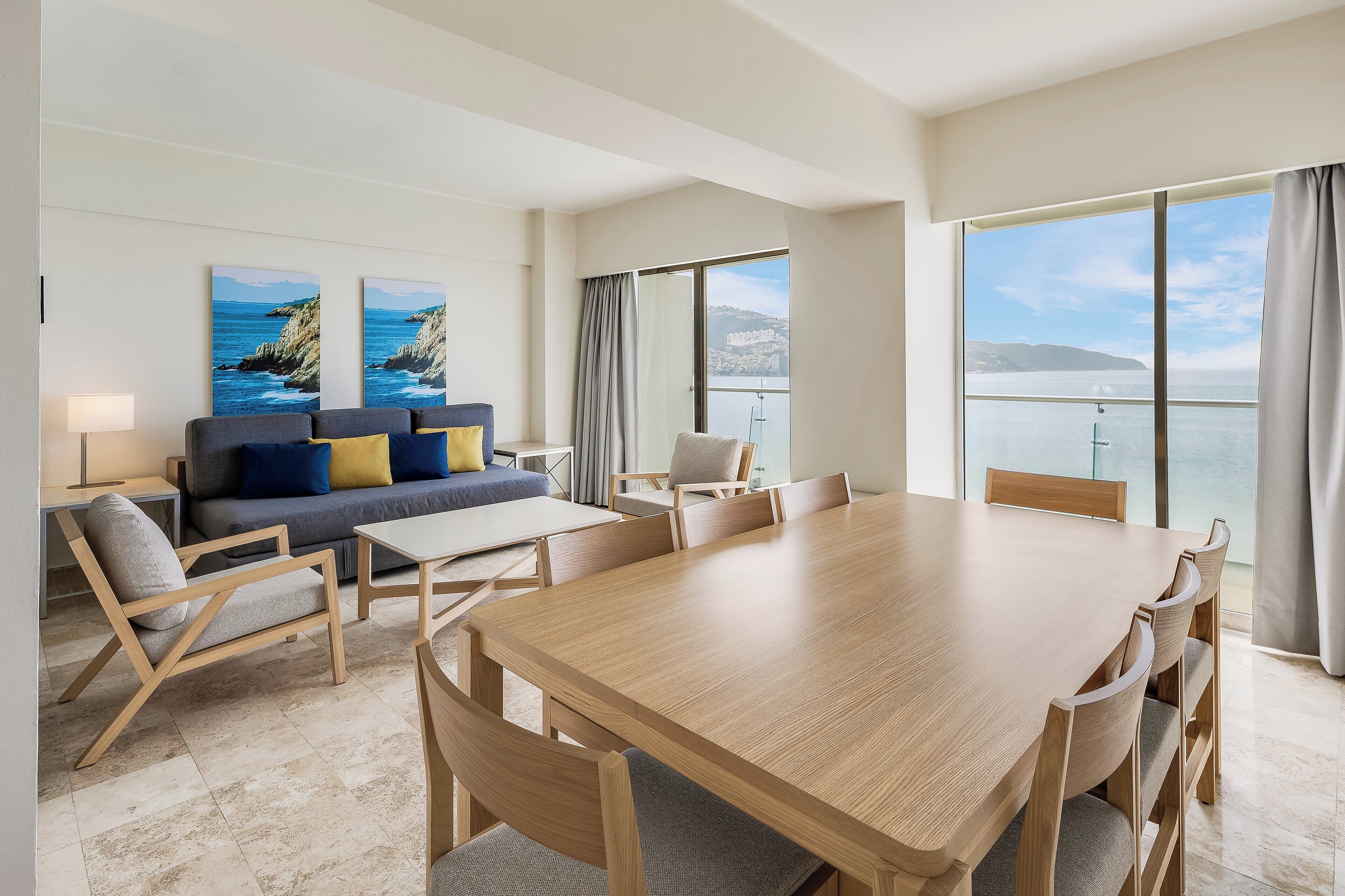 Master Suite, 3 bedrooms, Plus | Cofre no quarto, secretária adequada para computadores portáteis 