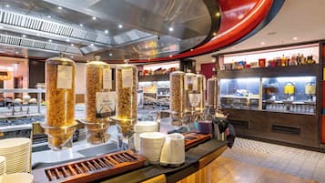 Café da manhã completo todos os dias (AUD 39 por pessoa)